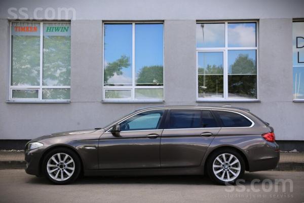 Brown BMW 520 2011 in Riga, with an engine capacity of 2.00 L and mileage of 266 thousand km for 7495 €, photo 2 on AUTOMOTO.COM.LV