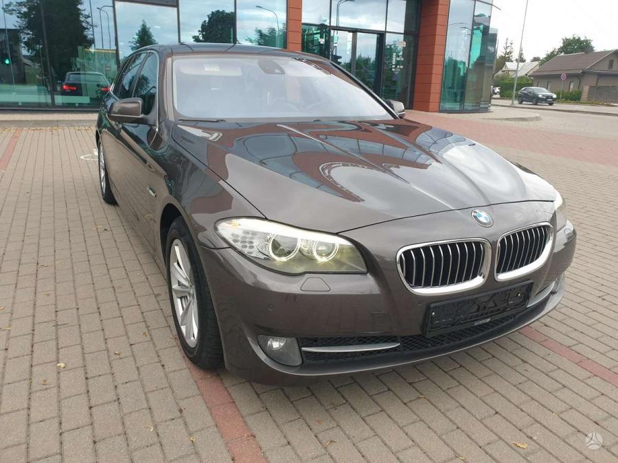 Brown BMW 520 2011 in Utena, with an engine capacity of 2.00 L and mileage of 373 thousand km for 7150 €, photo 1 on AUTOMOTO.COM.LV