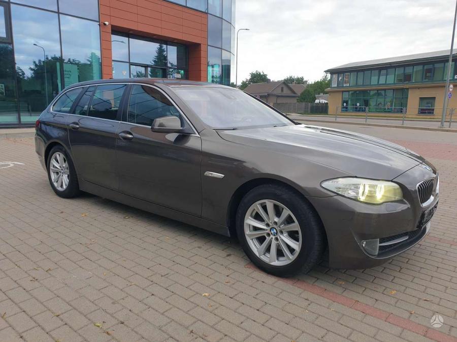 Brown BMW 520 2011 in Utena, with an engine capacity of 2.00 L and mileage of 373 thousand km for 7150 €, photo 7 on AUTOMOTO.COM.LV