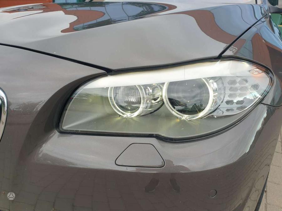 Brown BMW 520 2011 in Utena, with an engine capacity of 2.00 L and mileage of 373 thousand km for 7150 €, photo 17 on AUTOMOTO.COM.LV