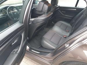 Brown BMW 520 2011 in Utena, with an engine capacity of 2.00 L and mileage of 373 thousand km for 7150 €, photo 20 on AUTOMOTO.COM.LV