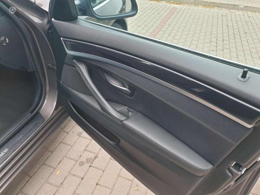 Brown BMW 520 2011 in Utena, with an engine capacity of 2.00 L and mileage of 373 thousand km for 7150 €, photo 22 on AUTOMOTO.COM.LV
