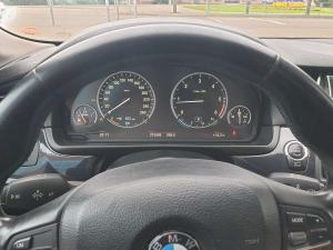 Brown BMW 520 2011 in Utena, with an engine capacity of 2.00 L and mileage of 373 thousand km for 7150 €, photo 25 on AUTOMOTO.COM.LV