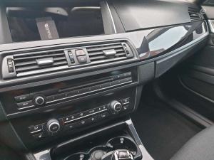 Brown BMW 520 2011 in Utena, with an engine capacity of 2.00 L and mileage of 373 thousand km for 7150 €, photo 32 on AUTOMOTO.COM.LV