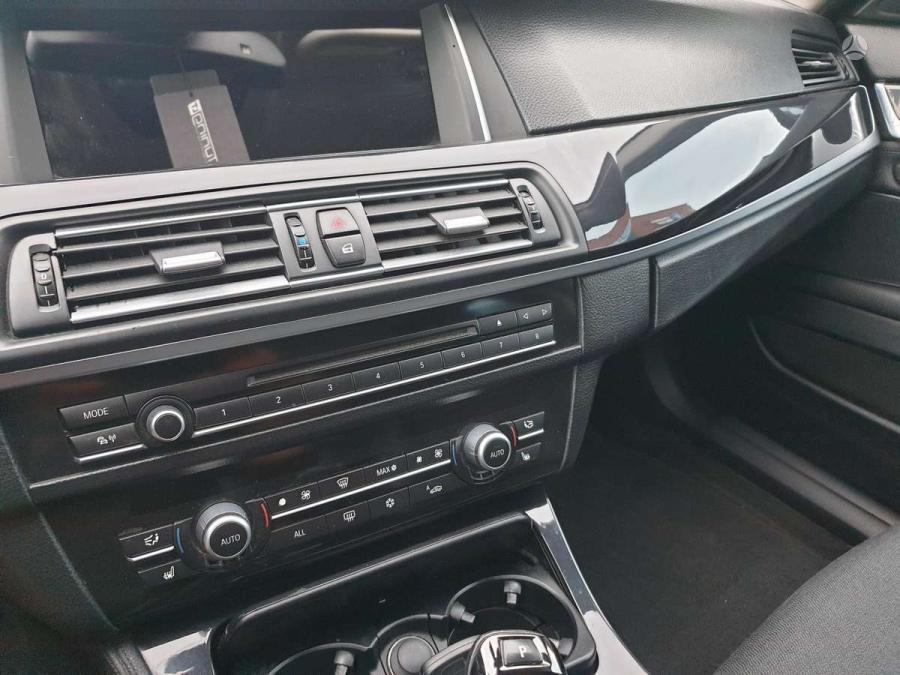 Brown BMW 520 2011 in Utena, with an engine capacity of 2.00 L and mileage of 373 thousand km for 7150 €, photo 32 on AUTOMOTO.COM.LV