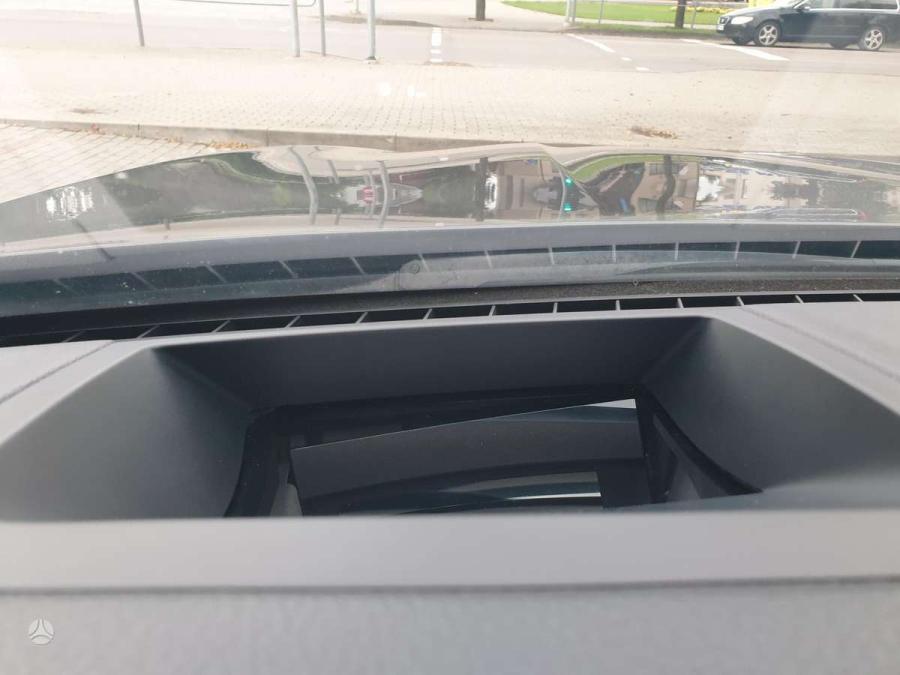 Brown BMW 520 2011 in Utena, with an engine capacity of 2.00 L and mileage of 373 thousand km for 7150 €, photo 41 on AUTOMOTO.COM.LV