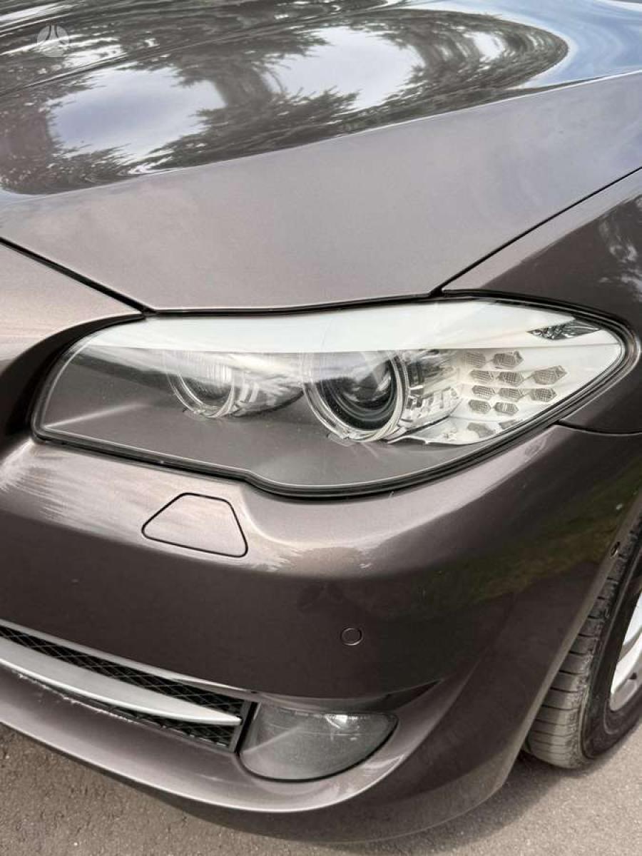 Brown BMW 520 2011 in Utena, with an engine capacity of 2.00 L and mileage of 284 thousand km for 7200 €, photo 3 on AUTOMOTO.COM.LV