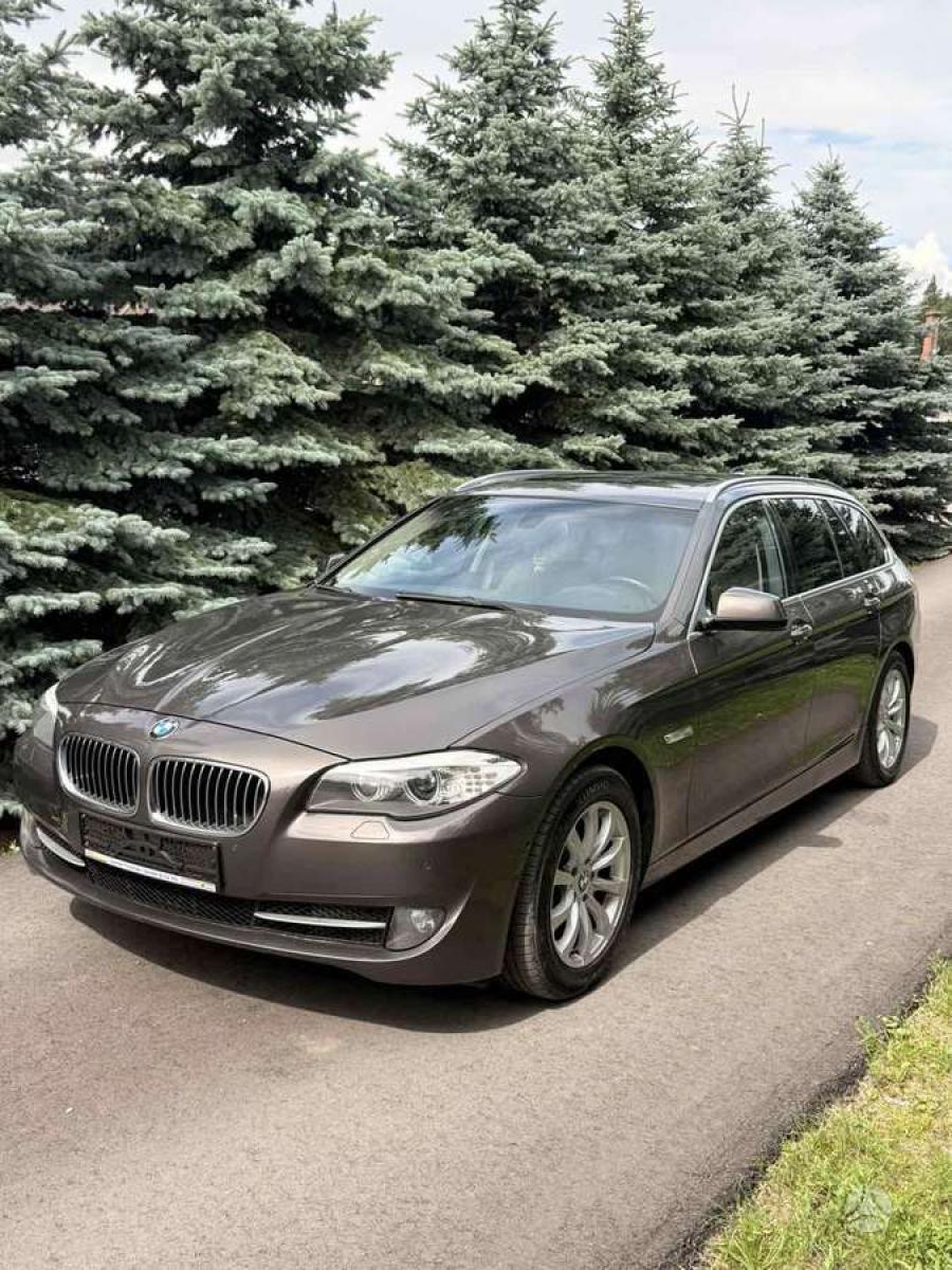 Brown BMW 520 2011 in Utena, with an engine capacity of 2.00 L and mileage of 284 thousand km for 7200 €, photo 6 on AUTOMOTO.COM.LV