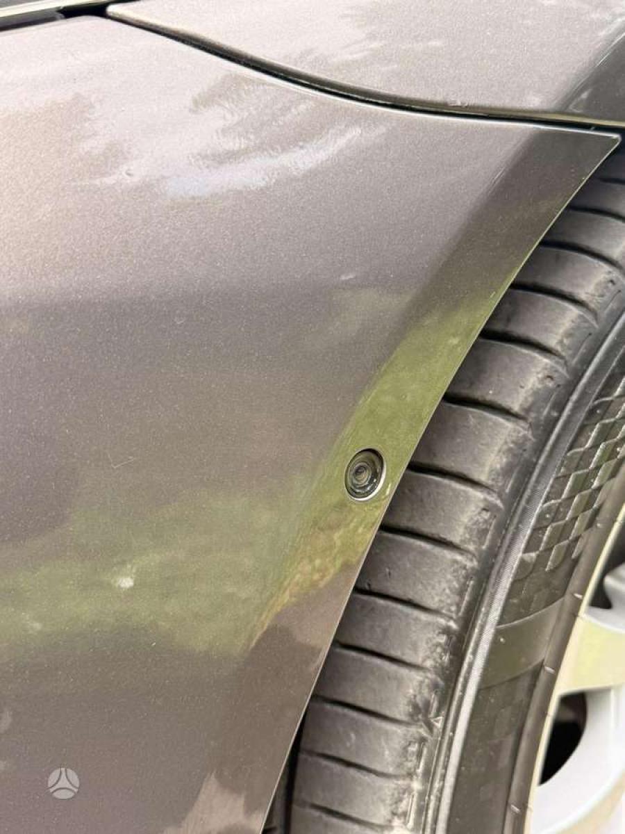 Brown BMW 520 2011 in Utena, with an engine capacity of 2.00 L and mileage of 284 thousand km for 7200 €, photo 8 on AUTOMOTO.COM.LV