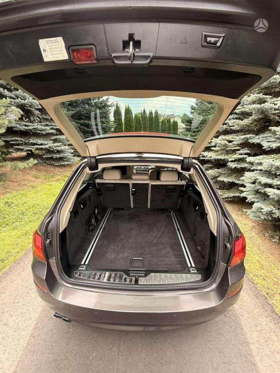 Brown BMW 520 2011 in Utena, with an engine capacity of 2.00 L and mileage of 284 thousand km for 7200 €, photo 13 on AUTOMOTO.COM.LV