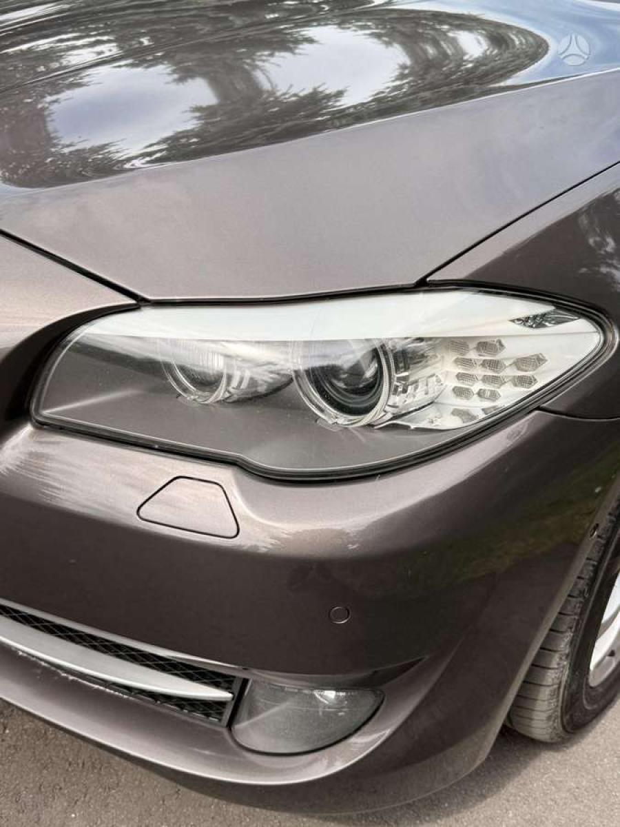 Brown BMW 520 2011 in Utena, with an engine capacity of 2.00 L and mileage of 285 thousand km for 7200 €, photo 4 on AUTOMOTO.COM.LV