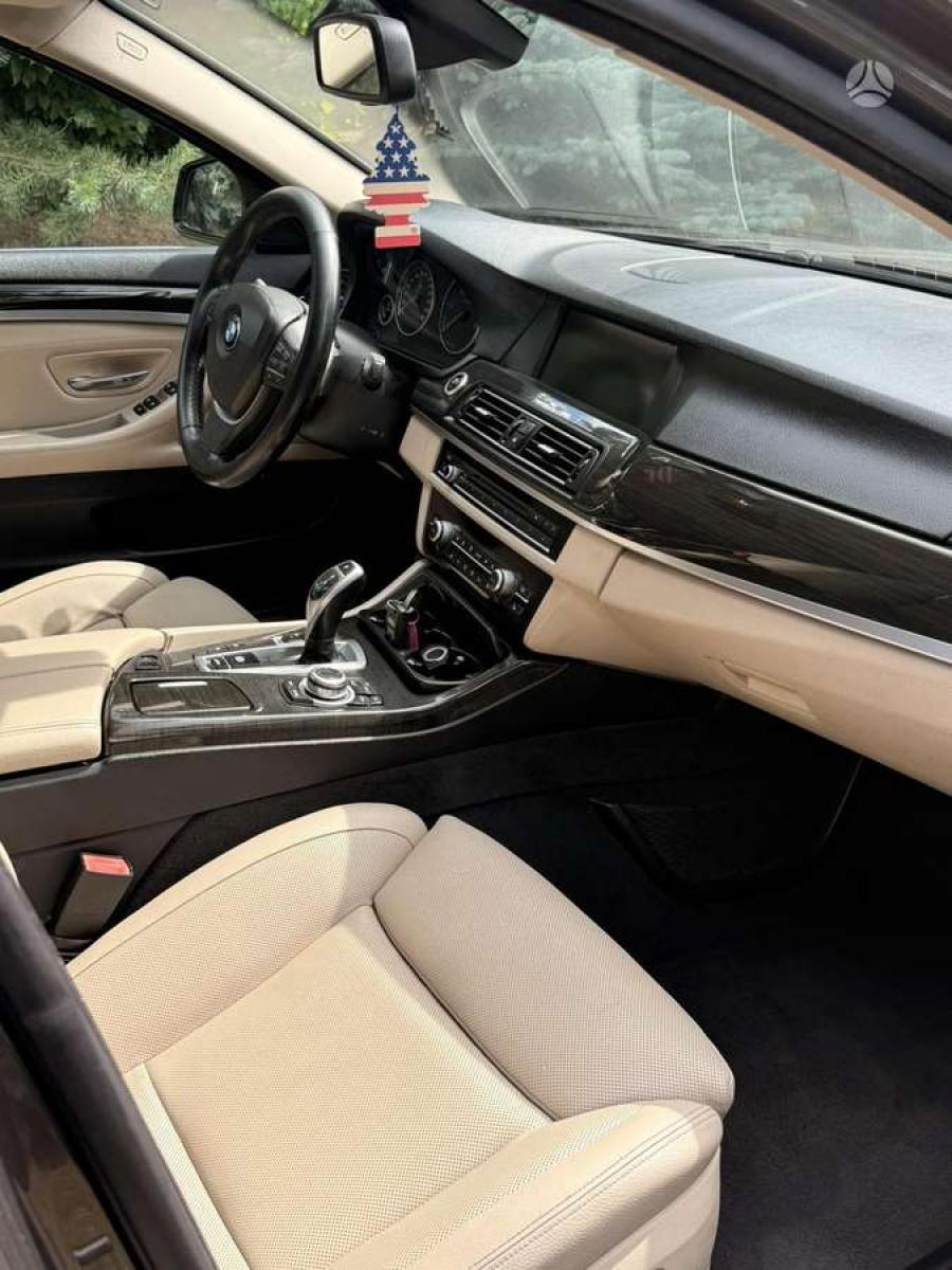 Brown BMW 520 2011 in Utena, with an engine capacity of 2.00 L and mileage of 285 thousand km for 7200 €, photo 10 on AUTOMOTO.COM.LV