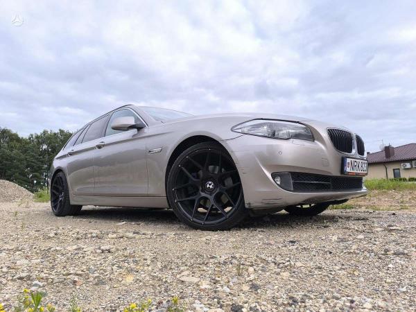 Brown BMW 520 2011 in Vilnius, with an engine capacity of 2.00 L and mileage of 330 thousand km for 5900 €, photo 10 on AUTOMOTO.COM.LV
