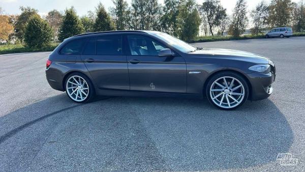 Brown BMW 520 2011 in Kaunas, with an engine capacity of 2.00 L and mileage of 402 thousand km for 6500 €, photo 9 on AUTOMOTO.COM.LV