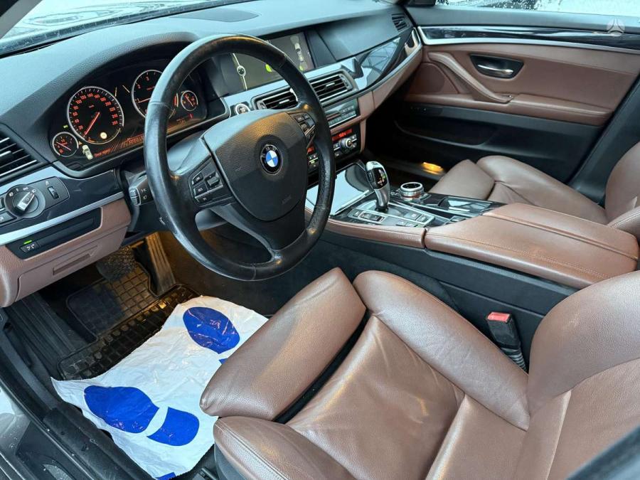 Brown BMW 520 2012 in Vilnius, with an engine capacity of 2.00 L and mileage of 321 thousand km for 8450 €, photo 7 on AUTOMOTO.COM.LV