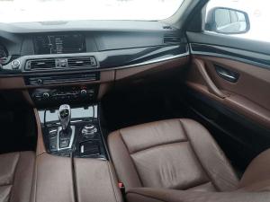 Brown BMW 520 2012 in Siauliai, with an engine capacity of 2.00 L and mileage of 304 thousand km for 8500 €, photo 14 on AUTOMOTO.COM.LV