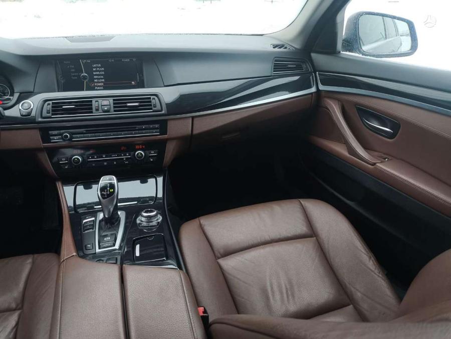 Brown BMW 520 2012 in Siauliai, with an engine capacity of 2.00 L and mileage of 304 thousand km for 8500 €, photo 14 on AUTOMOTO.COM.LV
