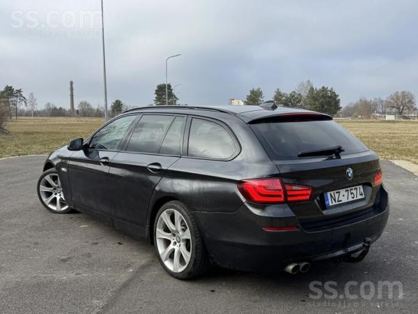 Brown BMW 520 2012 in Riga, with an engine capacity of 2.00 L and mileage of 305 thousand km for 6999 €, photo 2 on AUTOMOTO.COM.LV