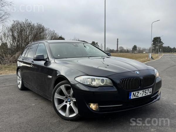 Brown BMW 520 2012 in Riga, with an engine capacity of 2.00 L and mileage of 305 thousand km for 6999 €, photo 4 on AUTOMOTO.COM.LV