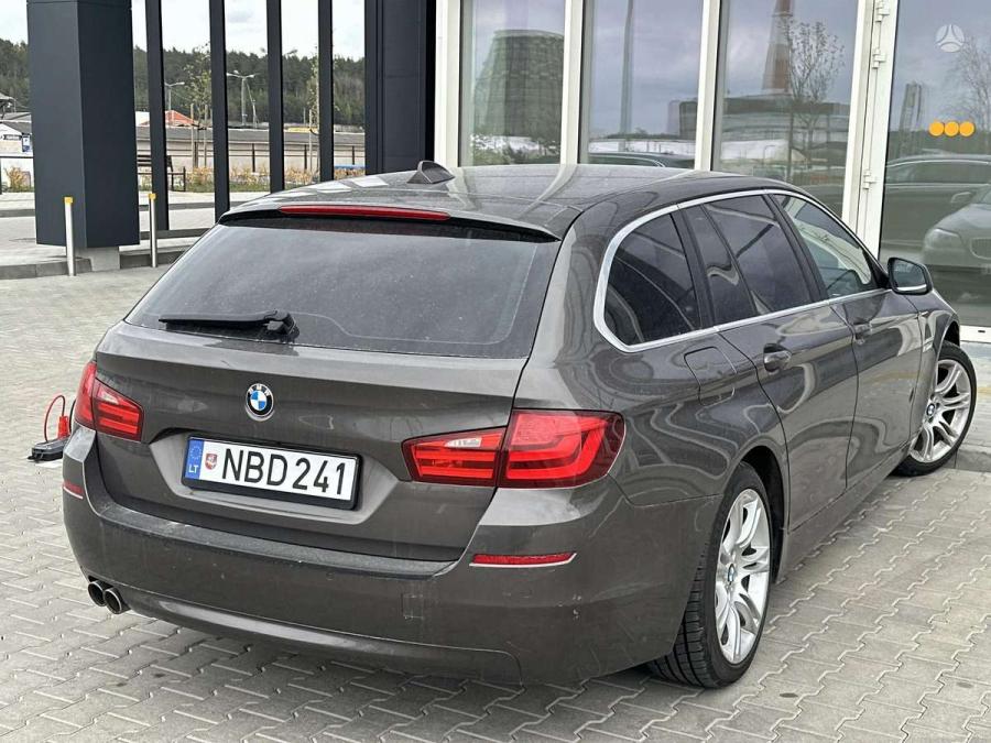 Brown BMW 520 2012 in Vilnius, with an engine capacity of 2.00 L and mileage of 345 thousand km for 7600 €, photo 5 on AUTOMOTO.COM.LV