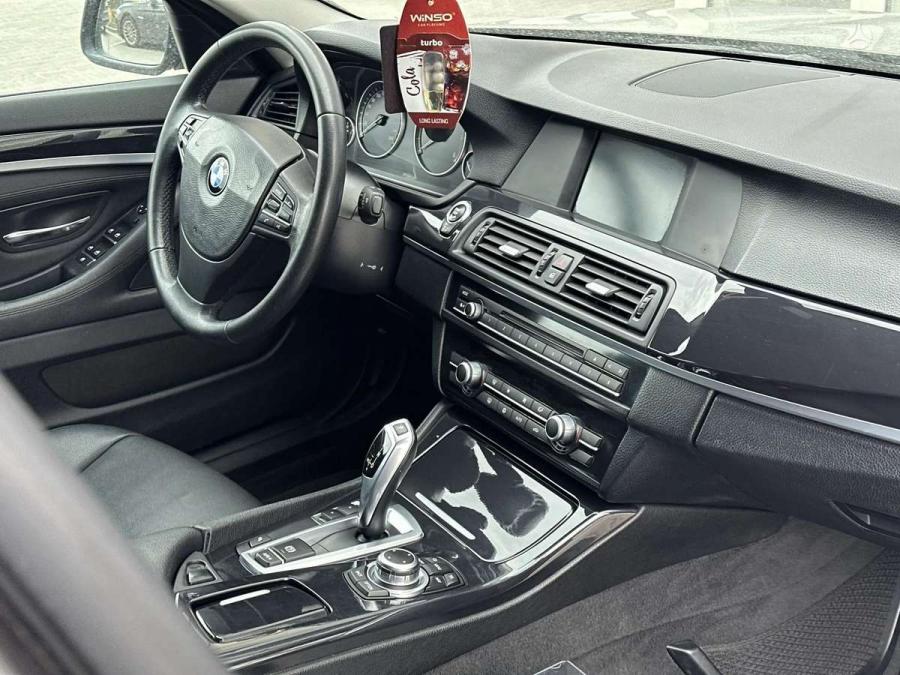 Brown BMW 520 2012 in Vilnius, with an engine capacity of 2.00 L and mileage of 345 thousand km for 7600 €, photo 13 on AUTOMOTO.COM.LV