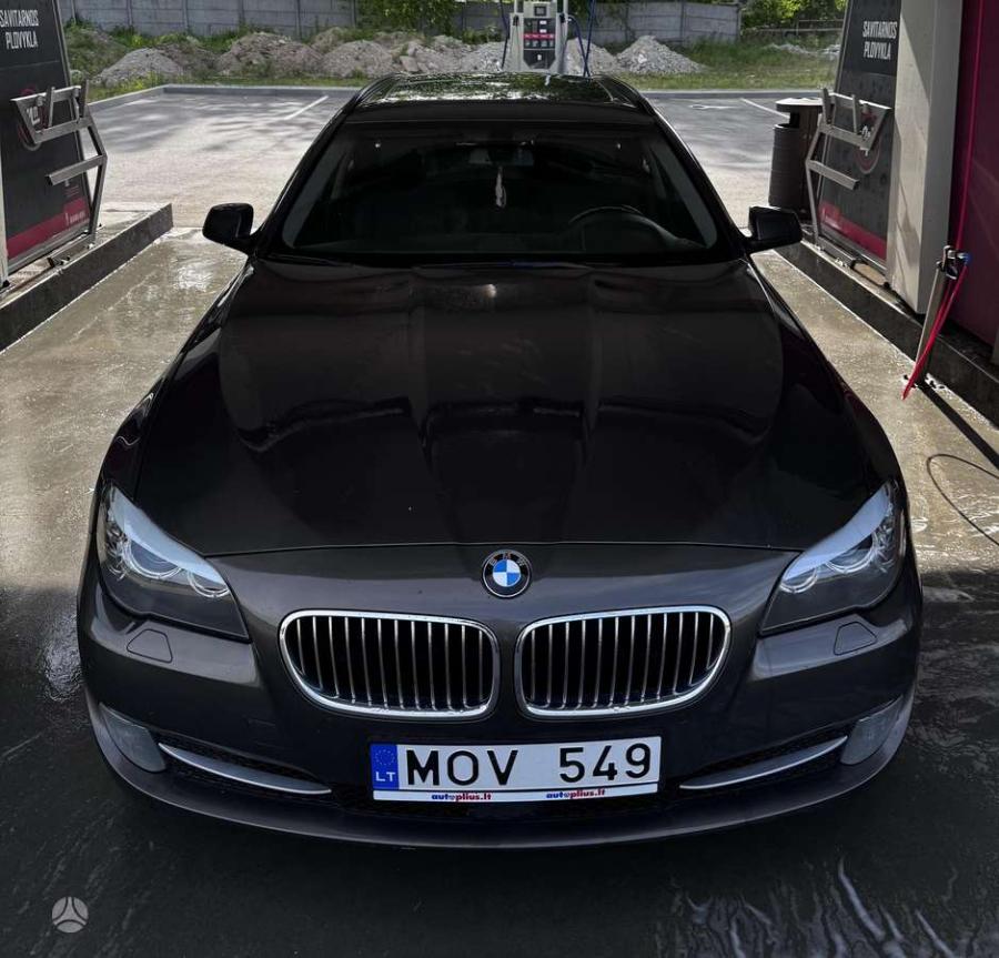 Brown BMW 520 2012 in Kaunas, with an engine capacity of 2.00 L and mileage of 327 thousand km for 5800 €, photo 1 on AUTOMOTO.COM.LV