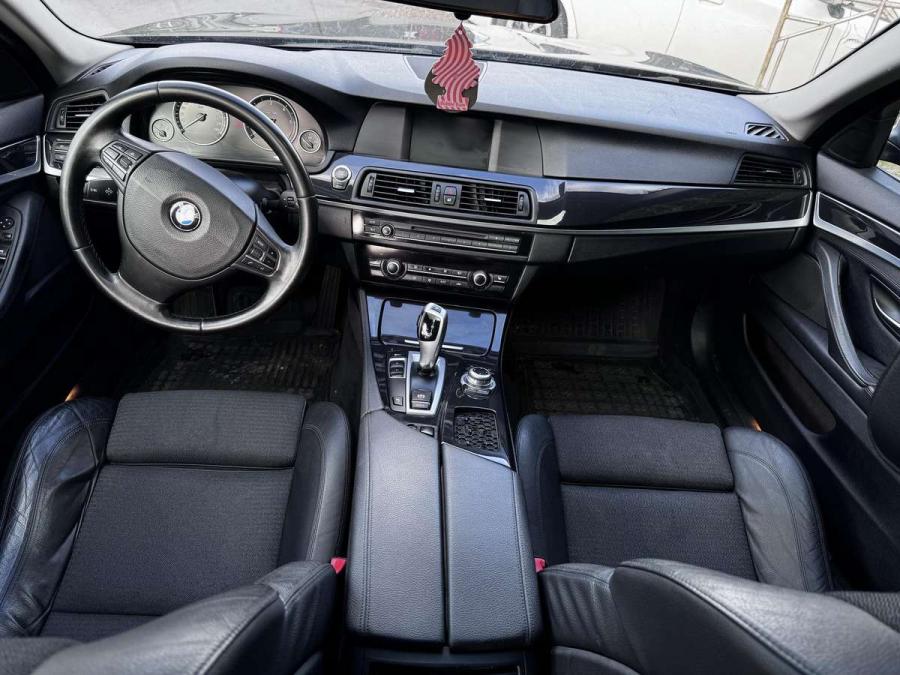 Brown BMW 520 2012 in Kaunas, with an engine capacity of 2.00 L and mileage of 327 thousand km for 5800 €, photo 7 on AUTOMOTO.COM.LV