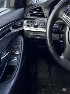 Brown BMW 520 2012 in Kaunas, with an engine capacity of 2.00 L and mileage of 327 thousand km for 5800 €, photo 8 on AUTOMOTO.COM.LV