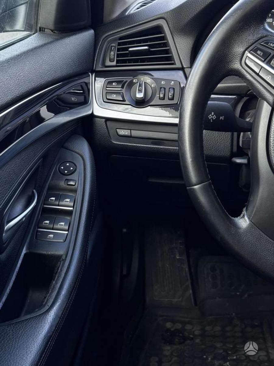 Brown BMW 520 2012 in Kaunas, with an engine capacity of 2.00 L and mileage of 327 thousand km for 5800 €, photo 8 on AUTOMOTO.COM.LV