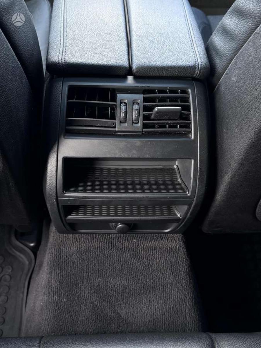 Brown BMW 520 2012 in Kaunas, with an engine capacity of 2.00 L and mileage of 327 thousand km for 5800 €, photo 13 on AUTOMOTO.COM.LV