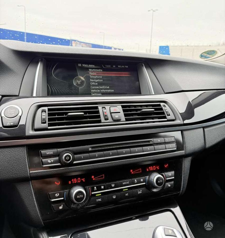 Brūns BMW 520 2013 Viļņa, ar dzinēja tilpumu 2.00 L un nobraukumu 270 tūkst. km par 8950 €, foto 13 vietnē AUTOMOTO.COM.LV