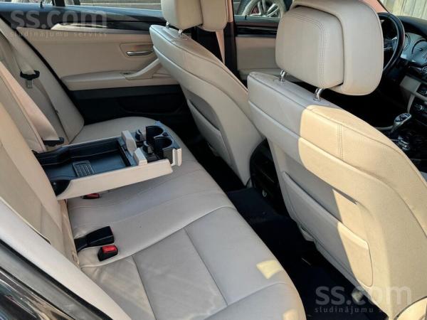 Brown BMW 520 2013 in Riga, with an engine capacity of 2.00 L and mileage of 269 thousand km for 9400 €, photo 7 on AUTOMOTO.COM.LV