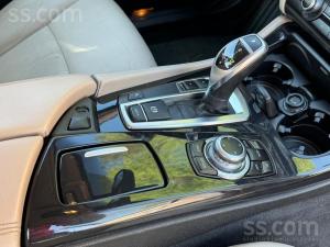 Brown BMW 520 2013 in Riga, with an engine capacity of 2.00 L and mileage of 269 thousand km for 9400 €, photo 11 on AUTOMOTO.COM.LV