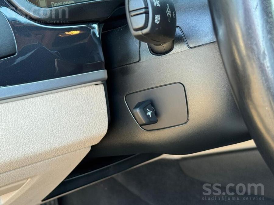 Brown BMW 520 2013 in Riga, with an engine capacity of 2.00 L and mileage of 269 thousand km for 9400 €, photo 18 on AUTOMOTO.COM.LV
