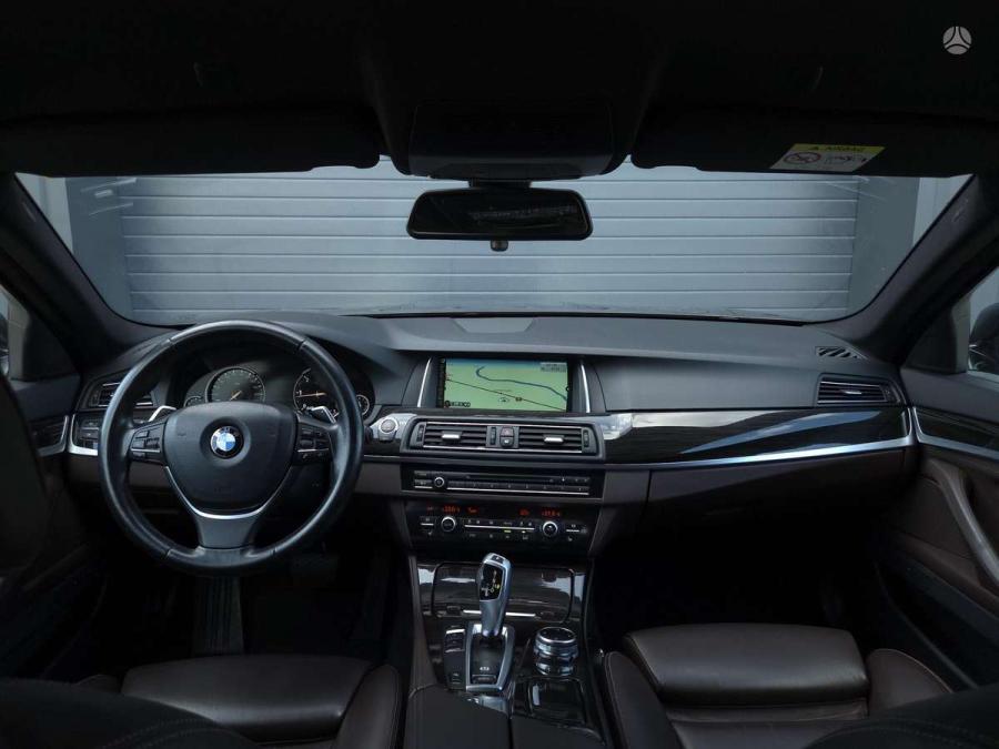 Brown BMW 520 2014 in Kaunas, with an engine capacity of 2.00 L and mileage of 280 thousand km for 10250 €, photo 34 on AUTOMOTO.COM.LV