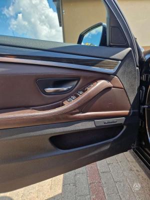 Brown BMW 520 2014 in Kaunas, with an engine capacity of 2.00 L and mileage of 333 thousand km for 9999 €, photo 10 on AUTOMOTO.COM.LV