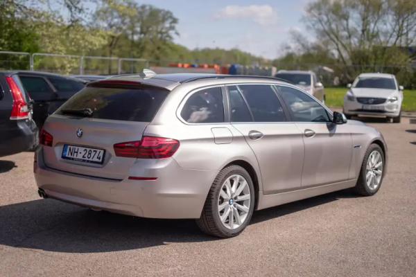 Brown BMW 520 2015 in Liepaja, with an engine capacity of 2.00 L and mileage of 242 thousand km for 12500 €, photo 4 on AUTOMOTO.COM.LV