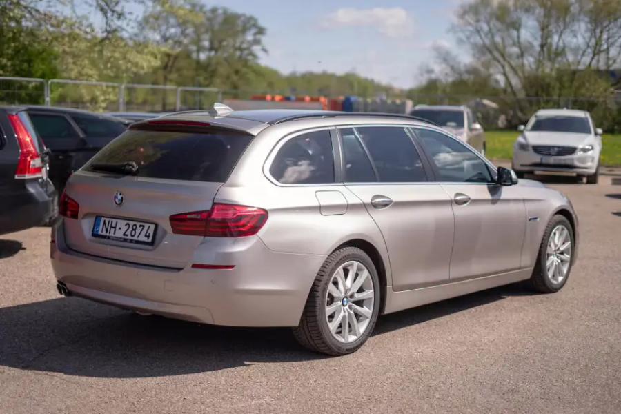 Brown BMW 520 2015 in Liepaja, with an engine capacity of 2.00 L and mileage of 242 thousand km for 12500 €, photo 5 on AUTOMOTO.COM.LV