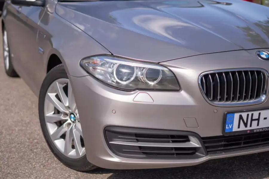 Brown BMW 520 2015 in Liepaja, with an engine capacity of 2.00 L and mileage of 242 thousand km for 12500 €, photo 8 on AUTOMOTO.COM.LV
