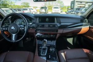 Brown BMW 520 2015 in Liepaja, with an engine capacity of 2.00 L and mileage of 242 thousand km for 12500 €, photo 13 on AUTOMOTO.COM.LV