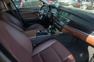 Brown BMW 520 2015 in Liepaja, with an engine capacity of 2.00 L and mileage of 242 thousand km for 12500 €, photo 18 on AUTOMOTO.COM.LV