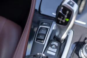 Brown BMW 520 2015 in Liepaja, with an engine capacity of 2.00 L and mileage of 242 thousand km for 12500 €, photo 23 on AUTOMOTO.COM.LV