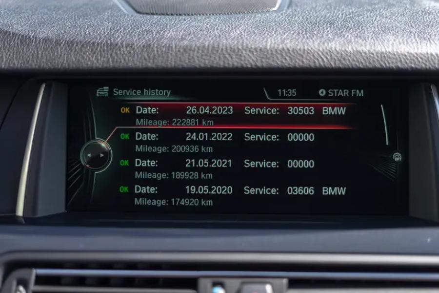 Brown BMW 520 2015 in Liepaja, with an engine capacity of 2.00 L and mileage of 242 thousand km for 12500 €, photo 39 on AUTOMOTO.COM.LV