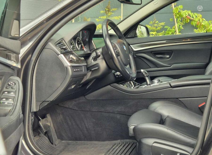 Brown BMW 520 2015 in Vilnius, with an engine capacity of 2.00 L and mileage of 274 thousand km for 9800 €, photo 8 on AUTOMOTO.COM.LV