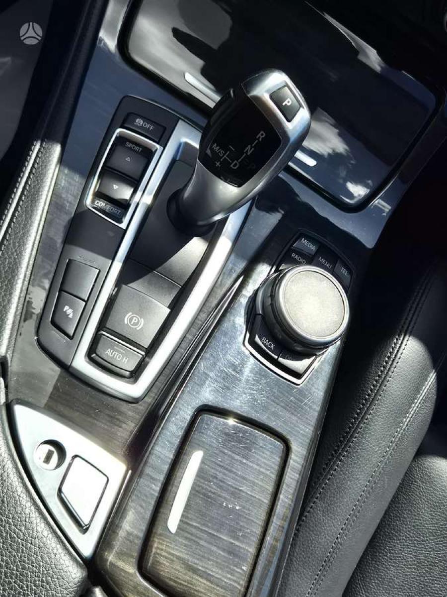 Brown BMW 520 2015 in Vilnius, with an engine capacity of 2.00 L and mileage of 274 thousand km for 9800 €, photo 16 on AUTOMOTO.COM.LV