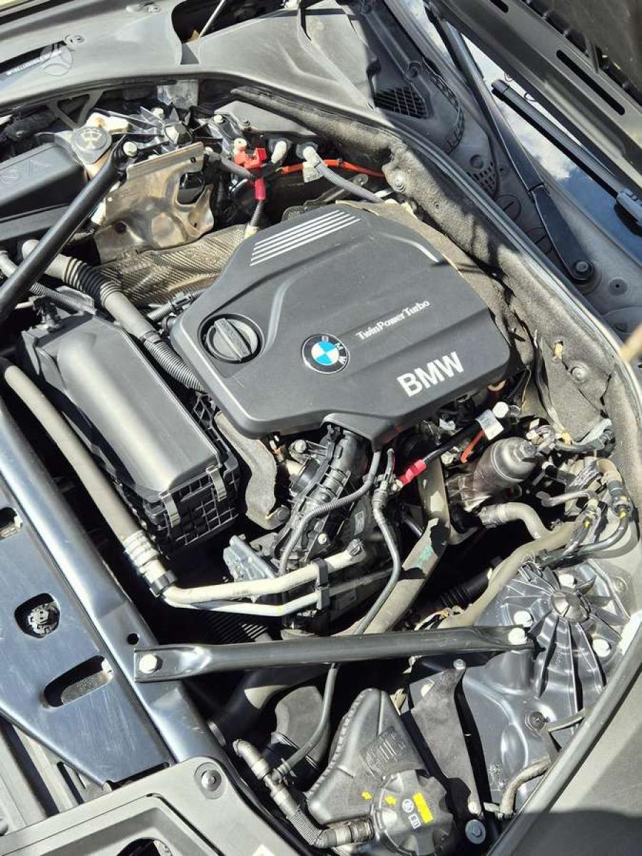 Brown BMW 520 2015 in Vilnius, with an engine capacity of 2.00 L and mileage of 274 thousand km for 9800 €, photo 18 on AUTOMOTO.COM.LV