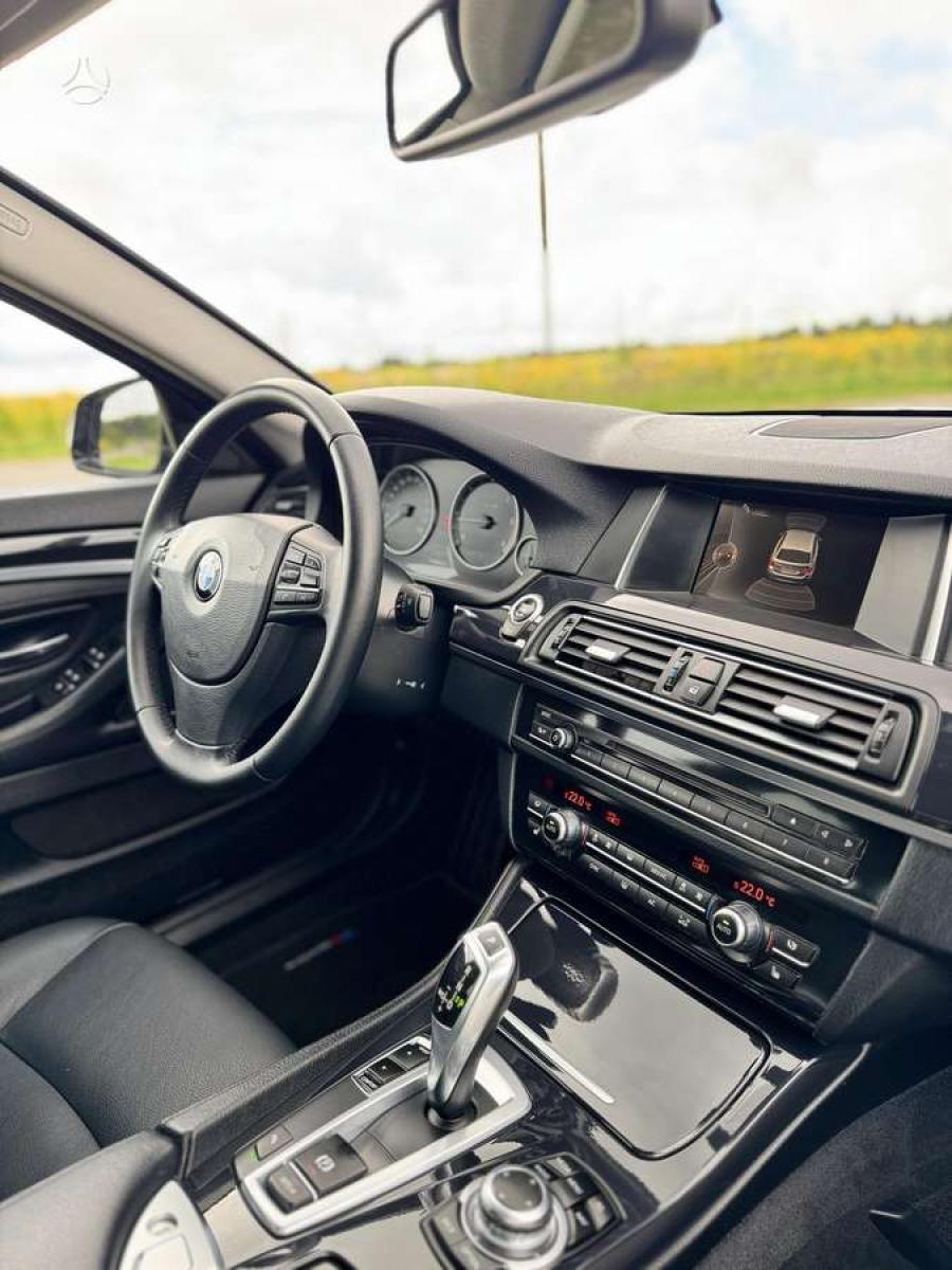 Brown BMW 520 2015 in Vilnius, with an engine capacity of 2.00 L and mileage of 293 thousand km for 9000 €, photo 8 on AUTOMOTO.COM.LV