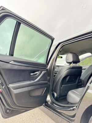 Brown BMW 520 2015 in Vilnius, with an engine capacity of 2.00 L and mileage of 293 thousand km for 9000 €, photo 12 on AUTOMOTO.COM.LV