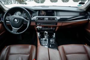 Brūns BMW 520 2016 Elektrėnai, ar dzinēja tilpumu 2.00 L un nobraukumu 231 tūkst. km par 11950 €, foto 9 vietnē AUTOMOTO.COM.LV