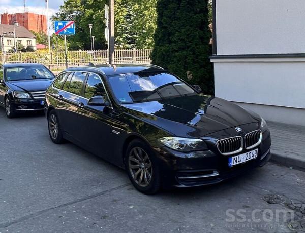 Brown BMW 520 2016 in Riga, with an engine capacity of 2.00 L and mileage of 286 thousand km for 10555 €, photo 2 on AUTOMOTO.COM.LV